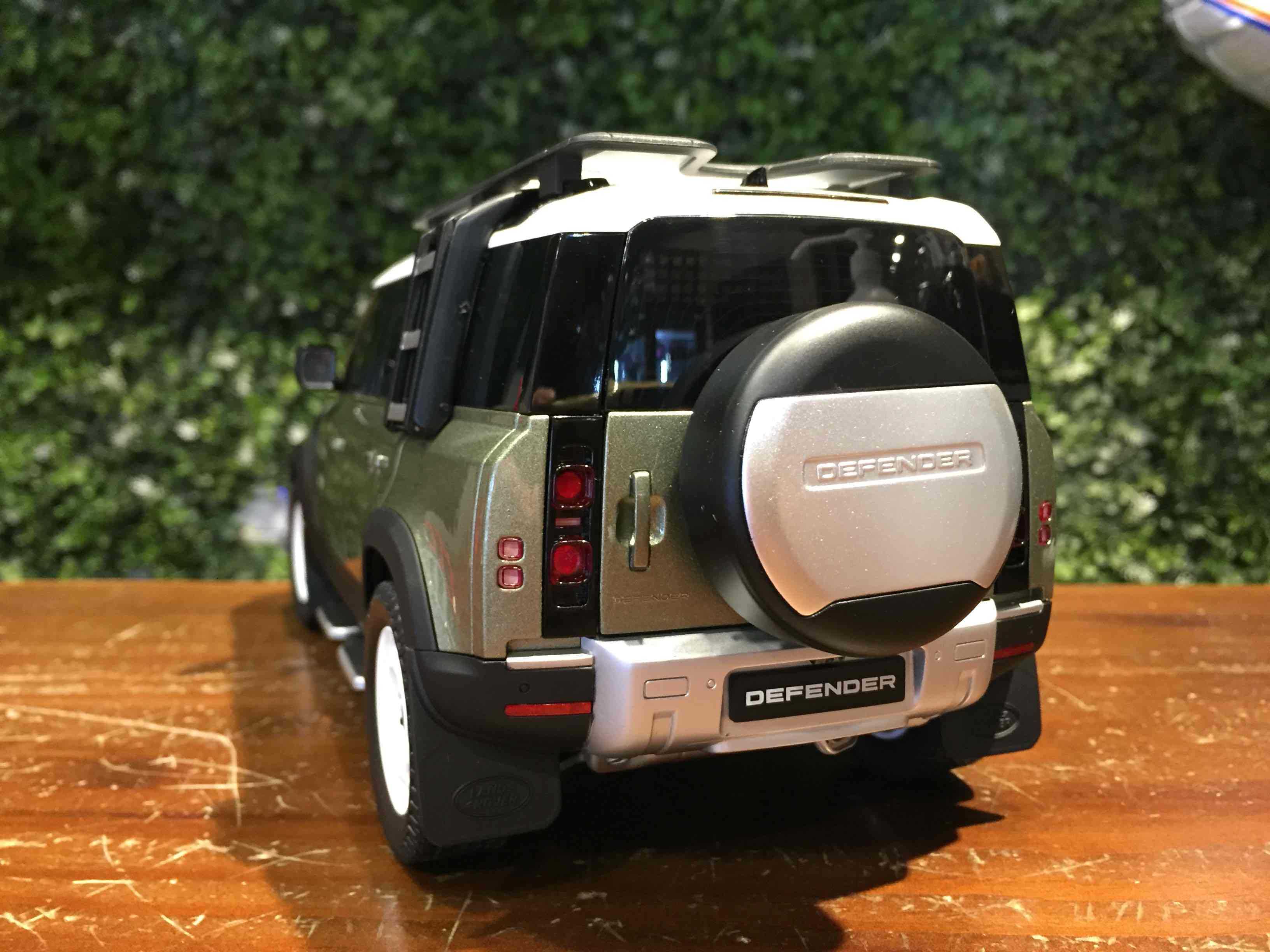 1/18 Almost Real Land Rover Defender 110 2020 810804【MGM】 - Max Gear ...