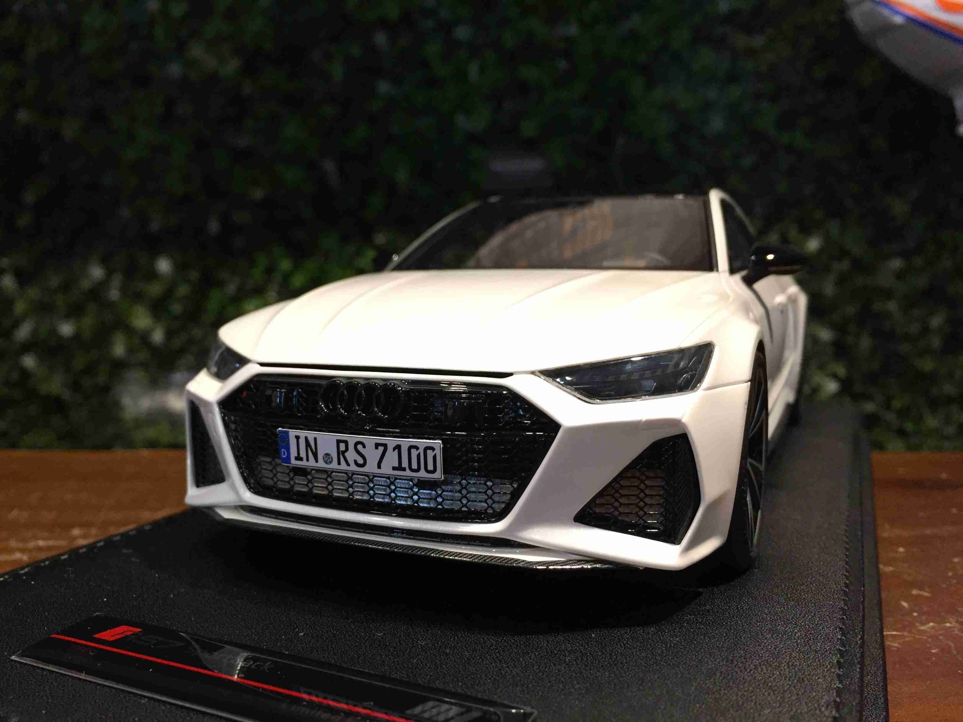 1/18 Motorhelix Audi RS7 Sportback Pearl White MH007PW【MGM】 - Max Gear Model 模型店 | 購物橘子