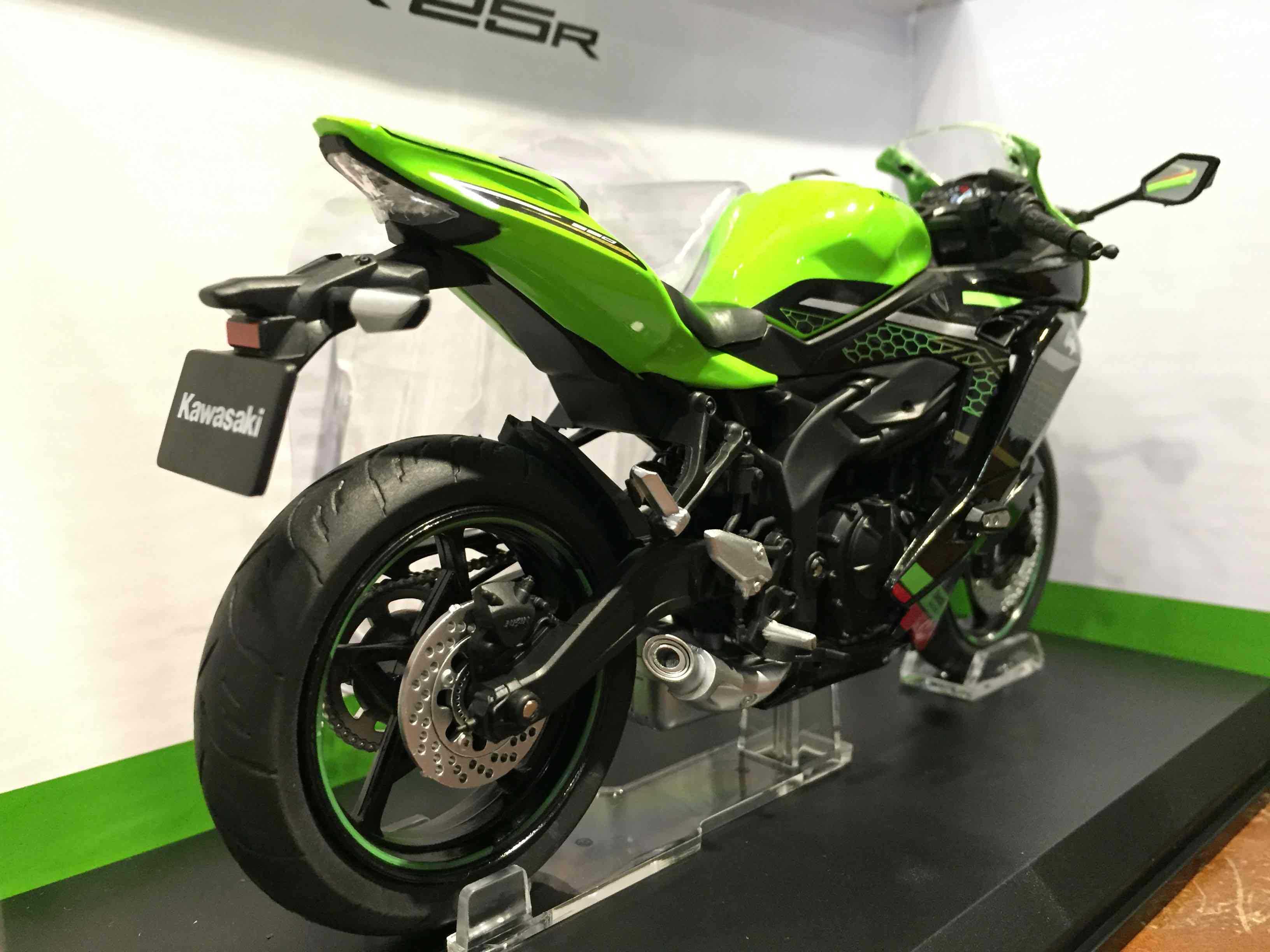 1/12 Aoshima Kawasaki Ninja ZX-25R Green 109694【MGM】 - Max Gear Model 模型店-線上購物| 有閑購物