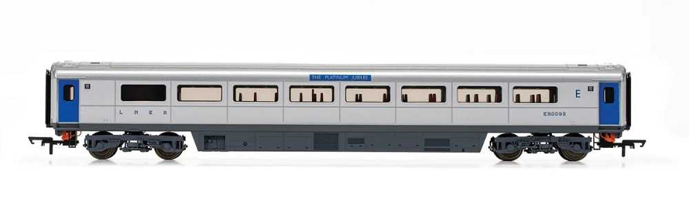 Mini 現貨 Hornby R40355C HO規 英國女王伊麗莎白二世, 白金禧年客車廂, 車號ER0092 - 微縮世界 | 購物橘子
